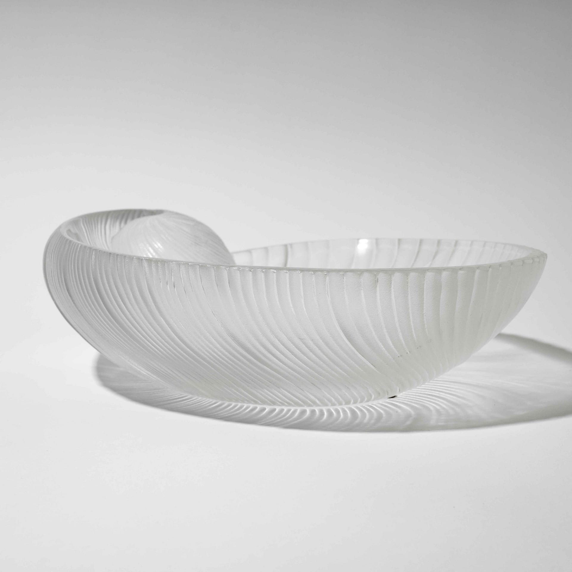 Vintage Large Lalique Crystal Nautilus Shell Bowl (French, 20th Century ...