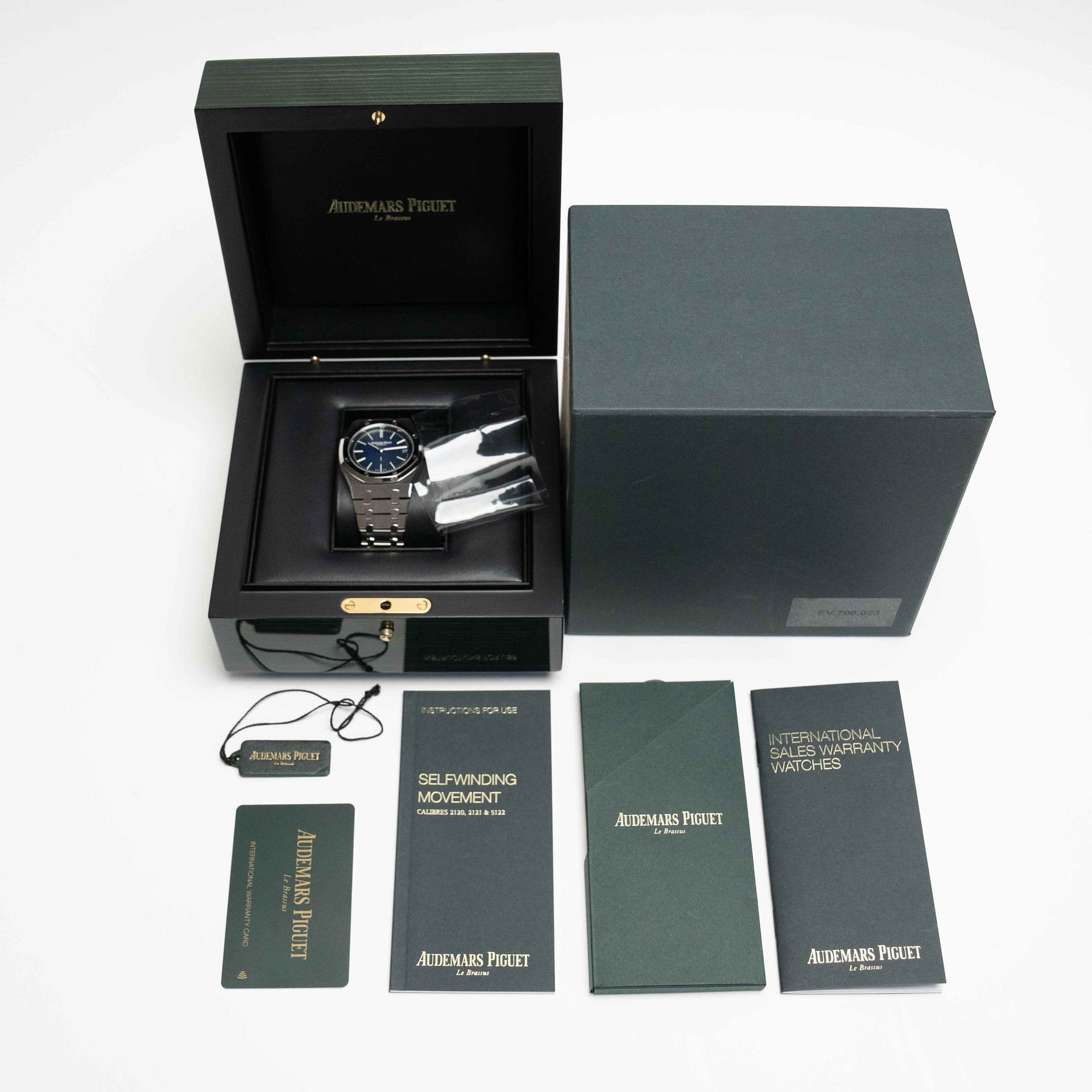 Audemars Piguet Royal Oak "Jumbo" 15202IP Platinum and Titanium 39mm ...