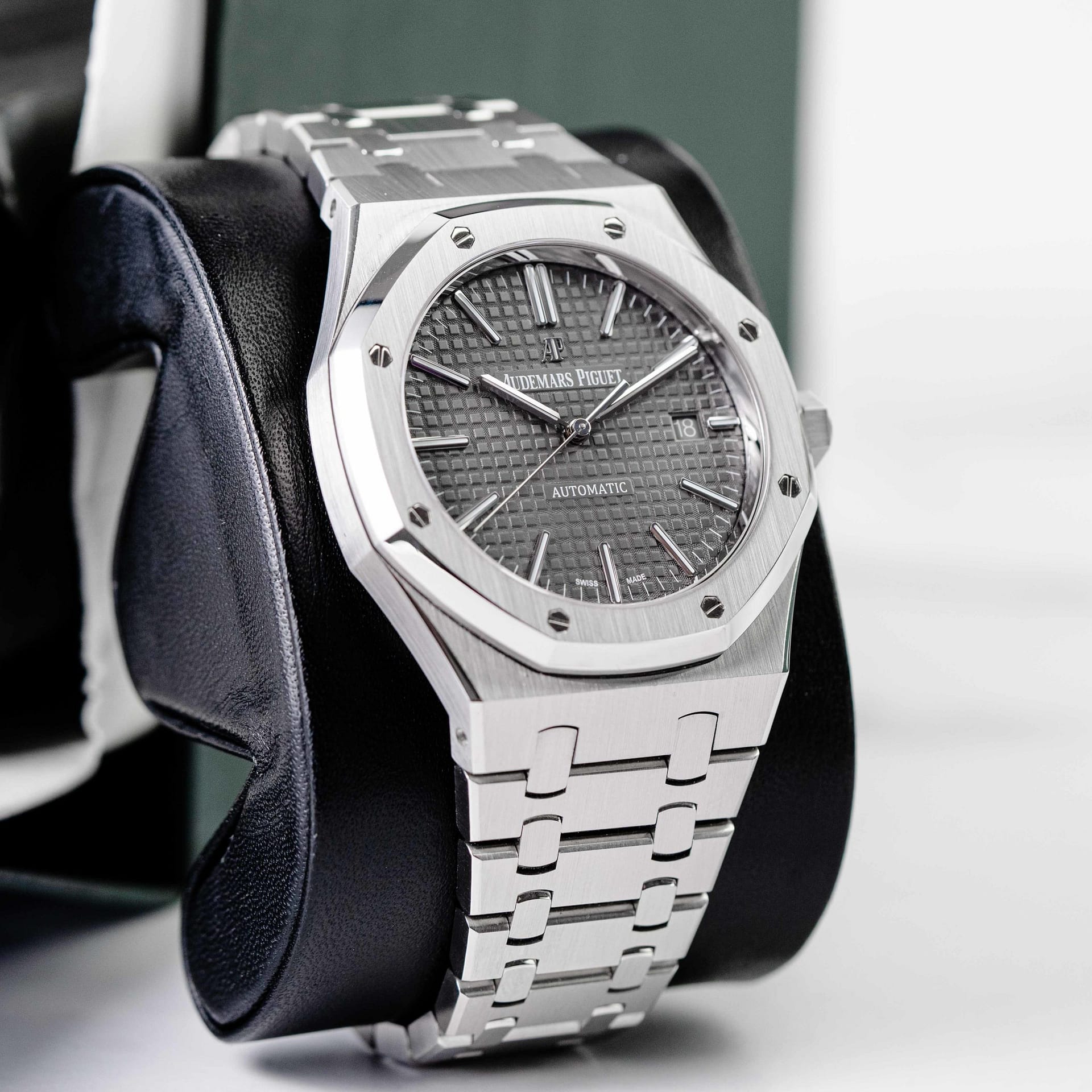 Audemars Piguet Royal Oak Grey Dial Stainless Steel 41mm (15400ST.OO ...